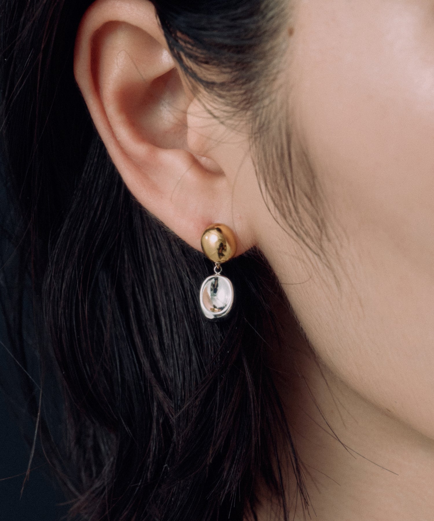 Bicolor Concave Pierce[Stainless] | 大人の毎日使えるピアス通販ショップ - novice（ノーヴィス）